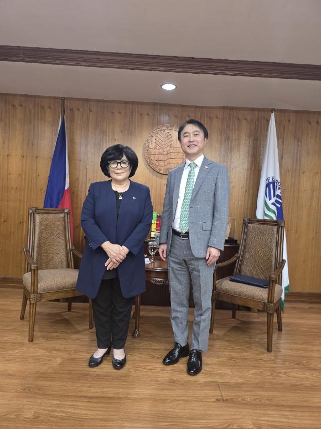 Ambassador Lee paid a courtesy call to DENR Secretary Maria Antonia ...