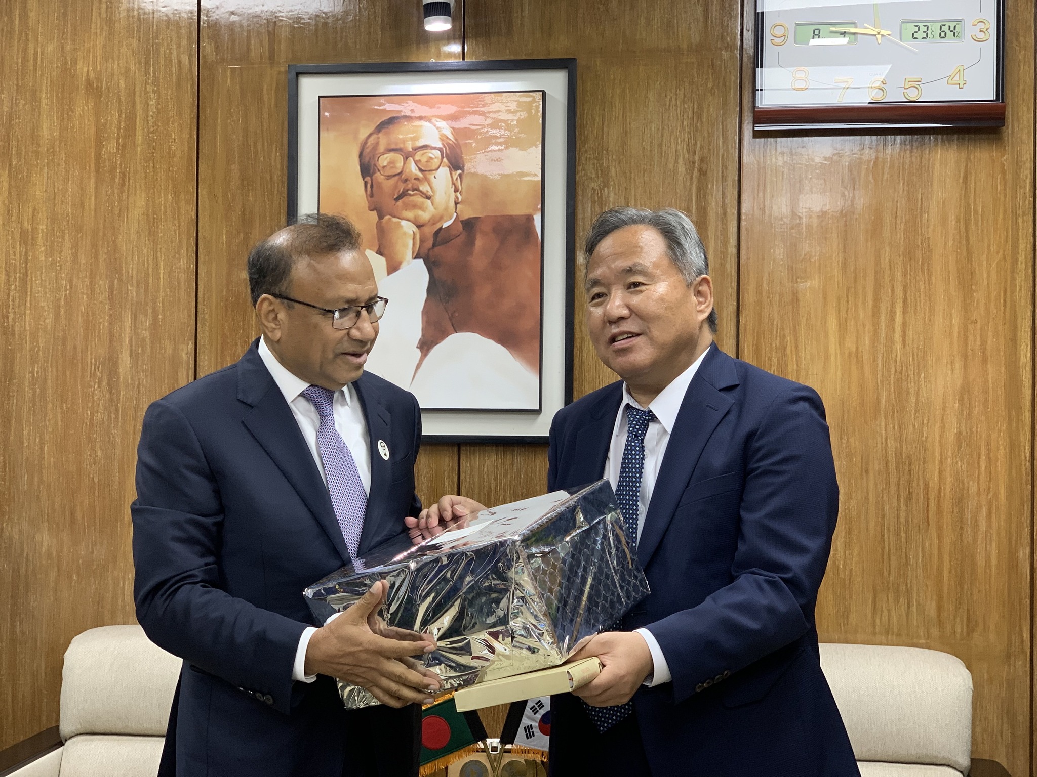 Meeting with the Minister of LGRD (Aug. 3rd) 상세보기|Ambassador’s ...